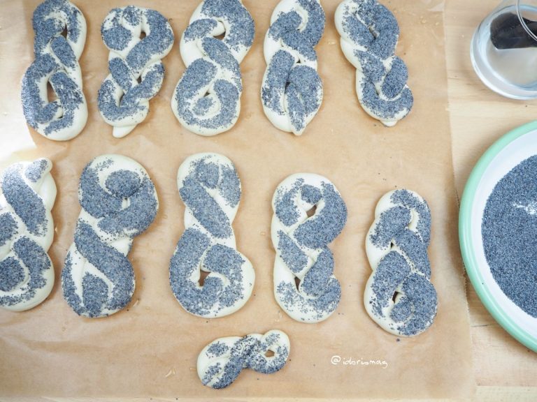 Mohn Weckerl – Mohnfleserl – Mohn Brötchen – Selber backen